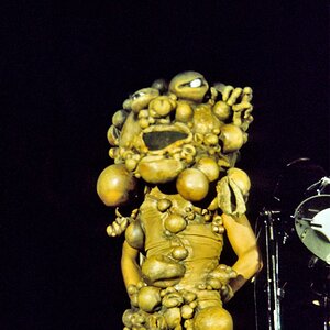 Genesis 1975 The Lamb Lies Down On Broadway Tour - Peter Gabriel, "The ...